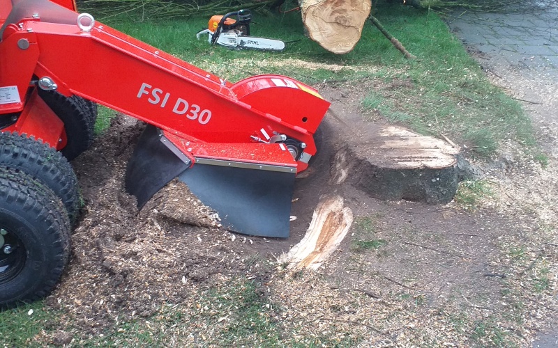 Stobbe frezen, boomwortels verwijderen